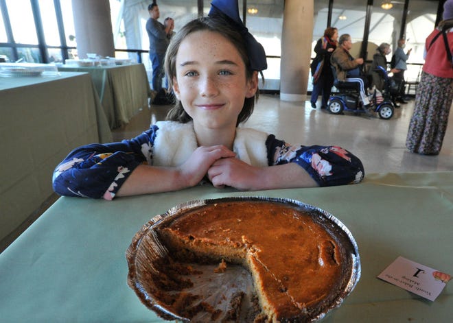 Love and a good crust: Bakers compete in first pumpkin pie contest at ...